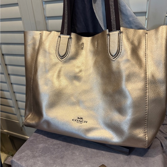 Coach Derby Tote | Bags | Coach Derby Tote Bronze Metallic Black ...